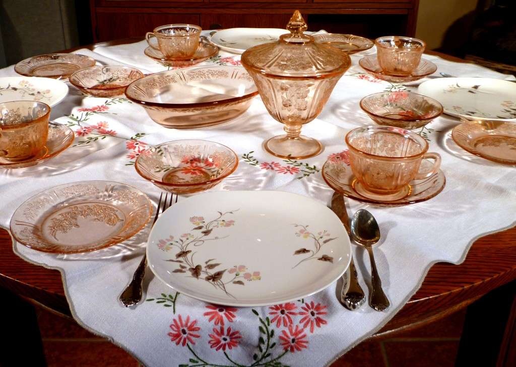 Pink Honeysuckle China and Depression Glass Roses – Valentines Day ...
