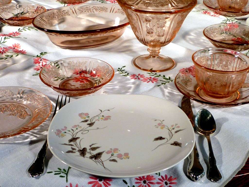 Pink Honeysuckle China and Depression Glass Roses – Valentines Day ...