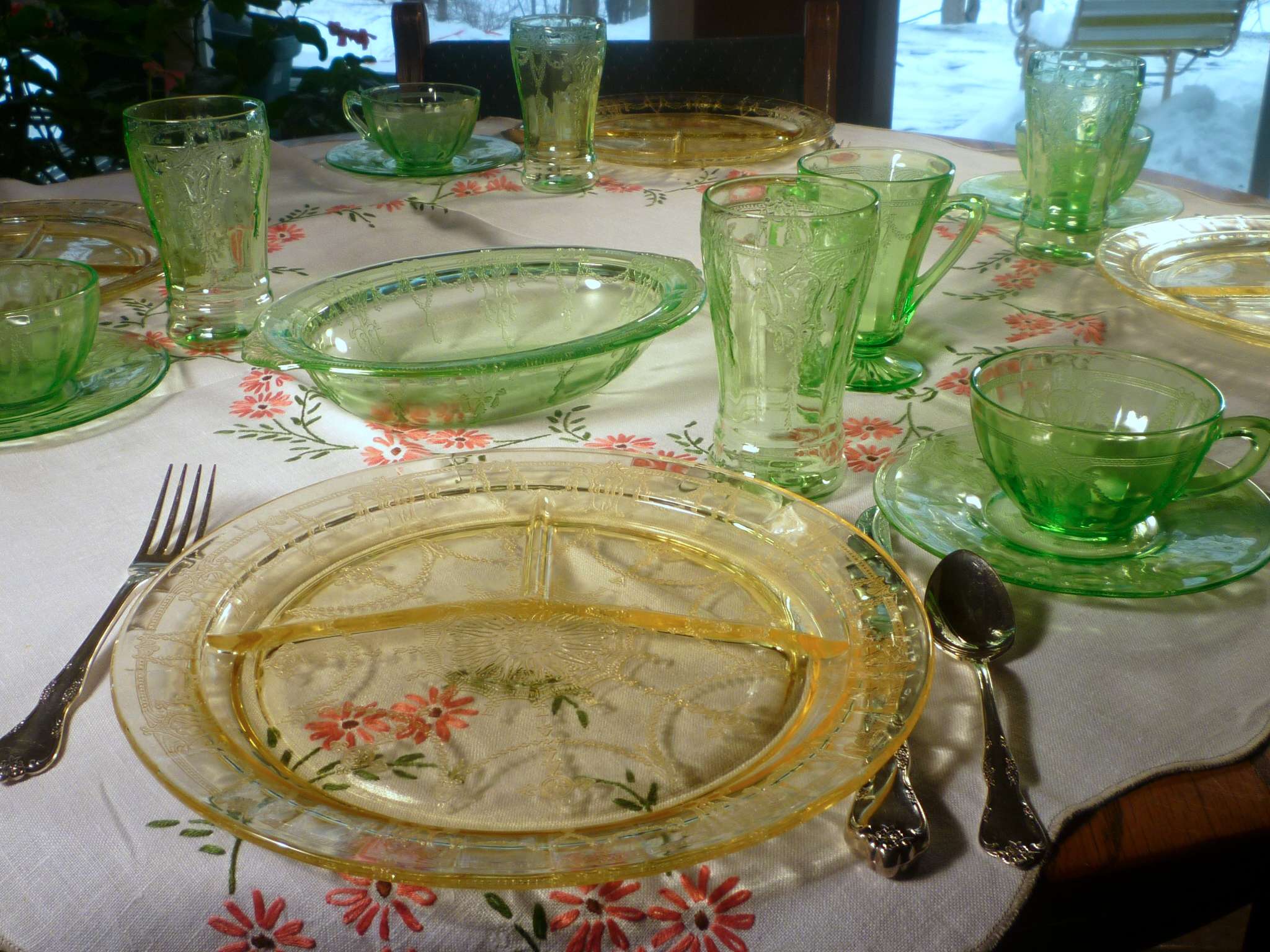 More Green and Yellow Depression Glass – Tablescape Thursday