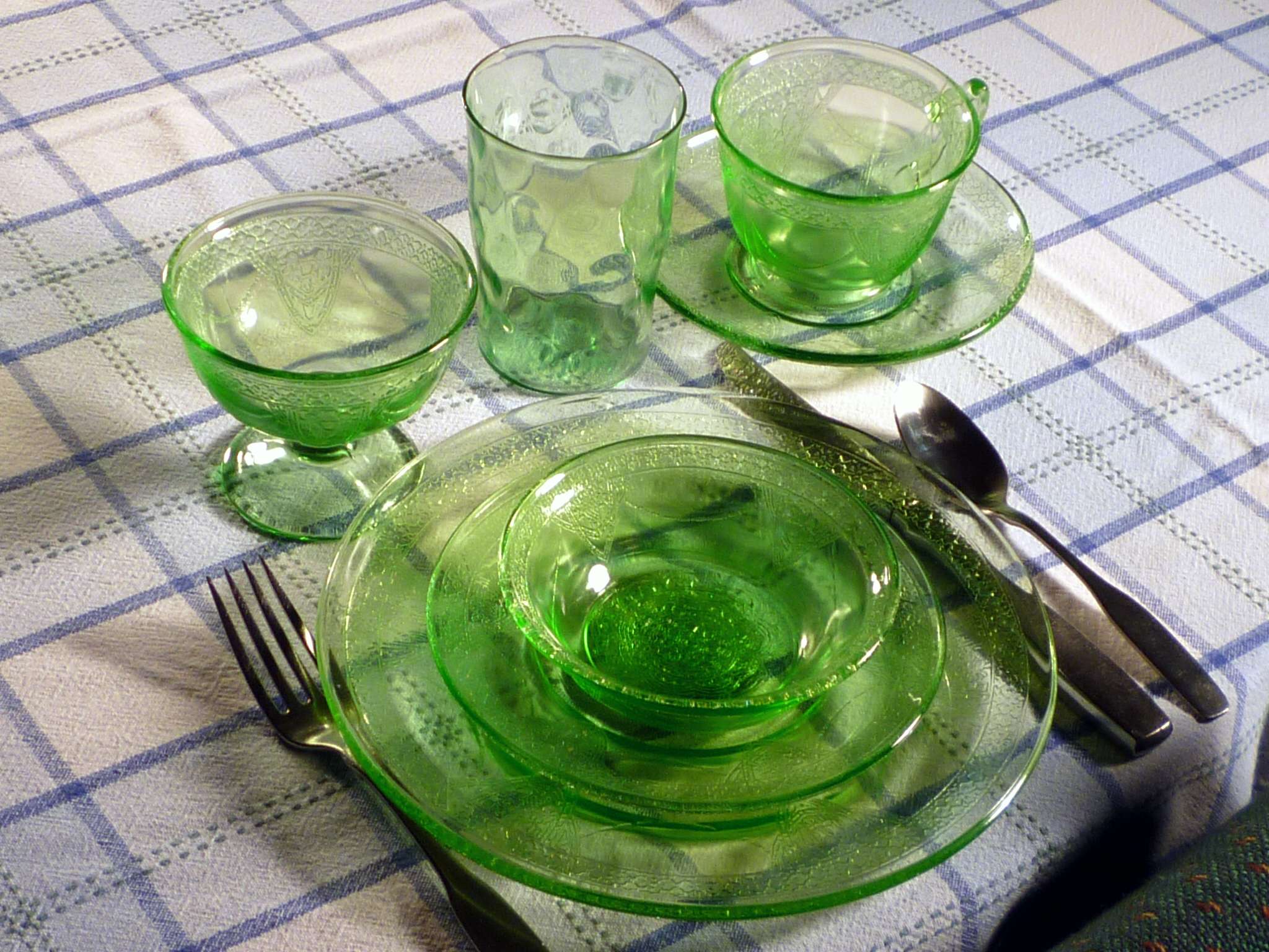 Green Depression Glass Table – The Thrifty Version