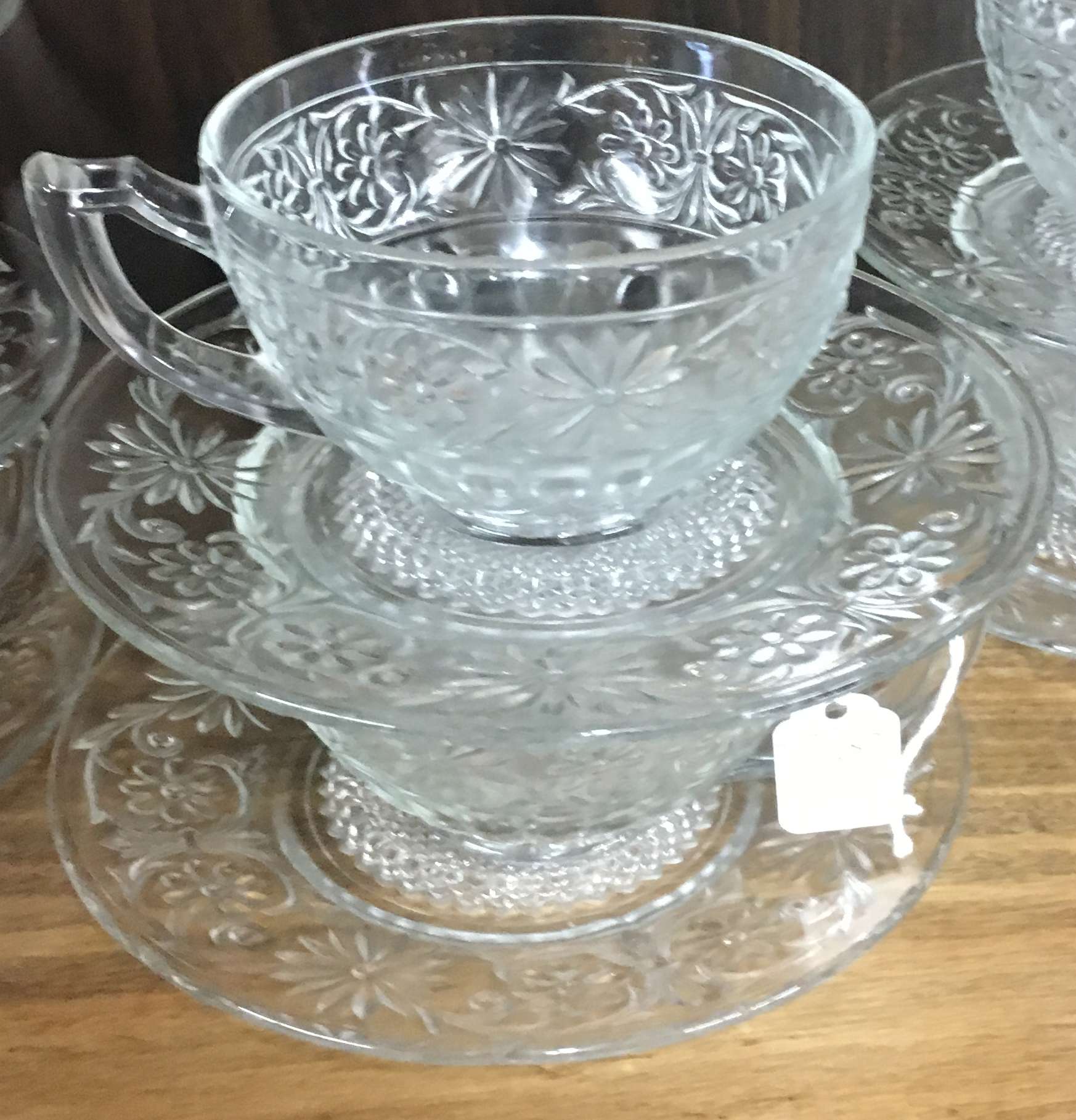 Glass Patterns from the 1940s, 50s, 60s and 70s Identification Guide