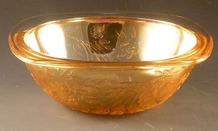 Another Ruffled and Flower Jeannette Glass Pattern – Floragold